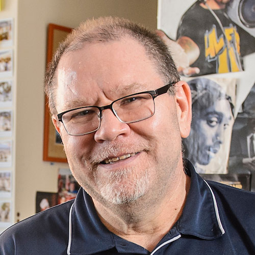 As WSUM’s Dave Black plans retirement, Comm Arts alumni reflect on his ...